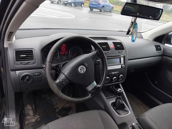 Melns Volkswagen Jetta 2008 Panevēža, ar dzinēja tilpumu 1.90 L un nobraukumu 440 tūkst. km par 850 €, foto 8 vietnē AUTOMOTO.COM.LV