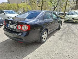 Melns Volkswagen Jetta 2009 Viļņa, ar dzinēja tilpumu 1.90 L un nobraukumu 258 tūkst. km par 1900 €, foto 7 vietnē AUTOMOTO.COM.LV