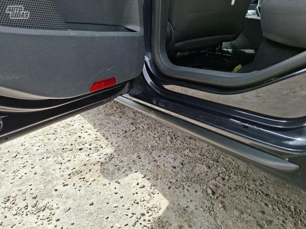 Melns Volkswagen Jetta 2009 Viļņa, ar dzinēja tilpumu 1.90 L un nobraukumu 258 tūkst. km par 1900 €, foto 9 vietnē AUTOMOTO.COM.LV
