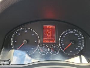 Melns Volkswagen Jetta 2009 Viļņa, ar dzinēja tilpumu 1.90 L un nobraukumu 258 tūkst. km par 1900 €, foto 16 vietnē AUTOMOTO.COM.LV