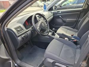 Melns Volkswagen Jetta 2009 Viļņa, ar dzinēja tilpumu 1.90 L un nobraukumu 258 tūkst. km par 1900 €, foto 18 vietnē AUTOMOTO.COM.LV