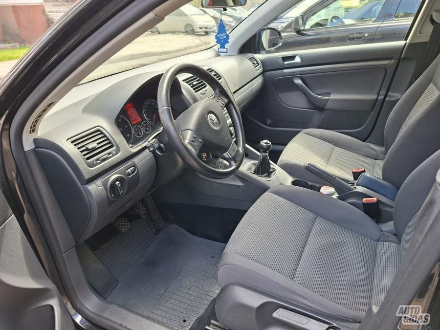 Melns Volkswagen Jetta 2009 Viļņa, ar dzinēja tilpumu 1.90 L un nobraukumu 258 tūkst. km par 1900 €, foto 18 vietnē AUTOMOTO.COM.LV