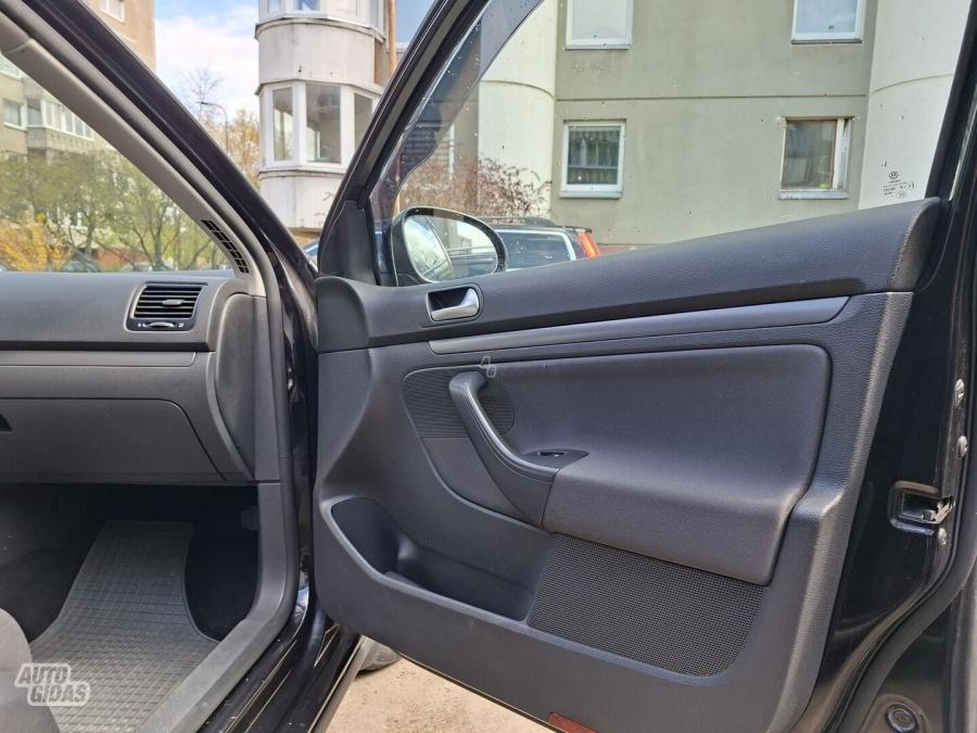 Melns Volkswagen Jetta 2009 Viļņa, ar dzinēja tilpumu 1.90 L un nobraukumu 258 tūkst. km par 1900 €, foto 19 vietnē AUTOMOTO.COM.LV