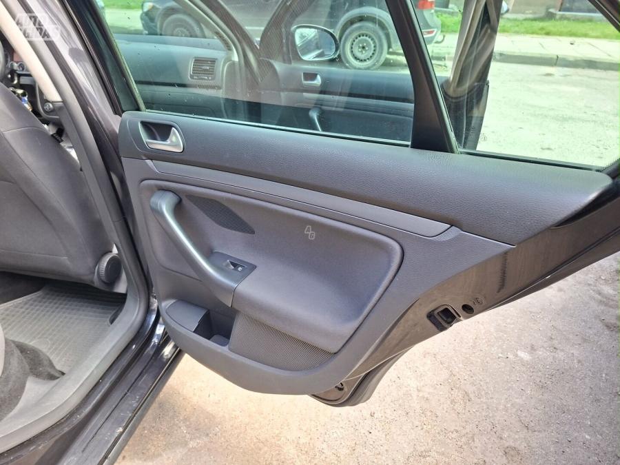 Melns Volkswagen Jetta 2009 Viļņa, ar dzinēja tilpumu 1.90 L un nobraukumu 258 tūkst. km par 1900 €, foto 21 vietnē AUTOMOTO.COM.LV