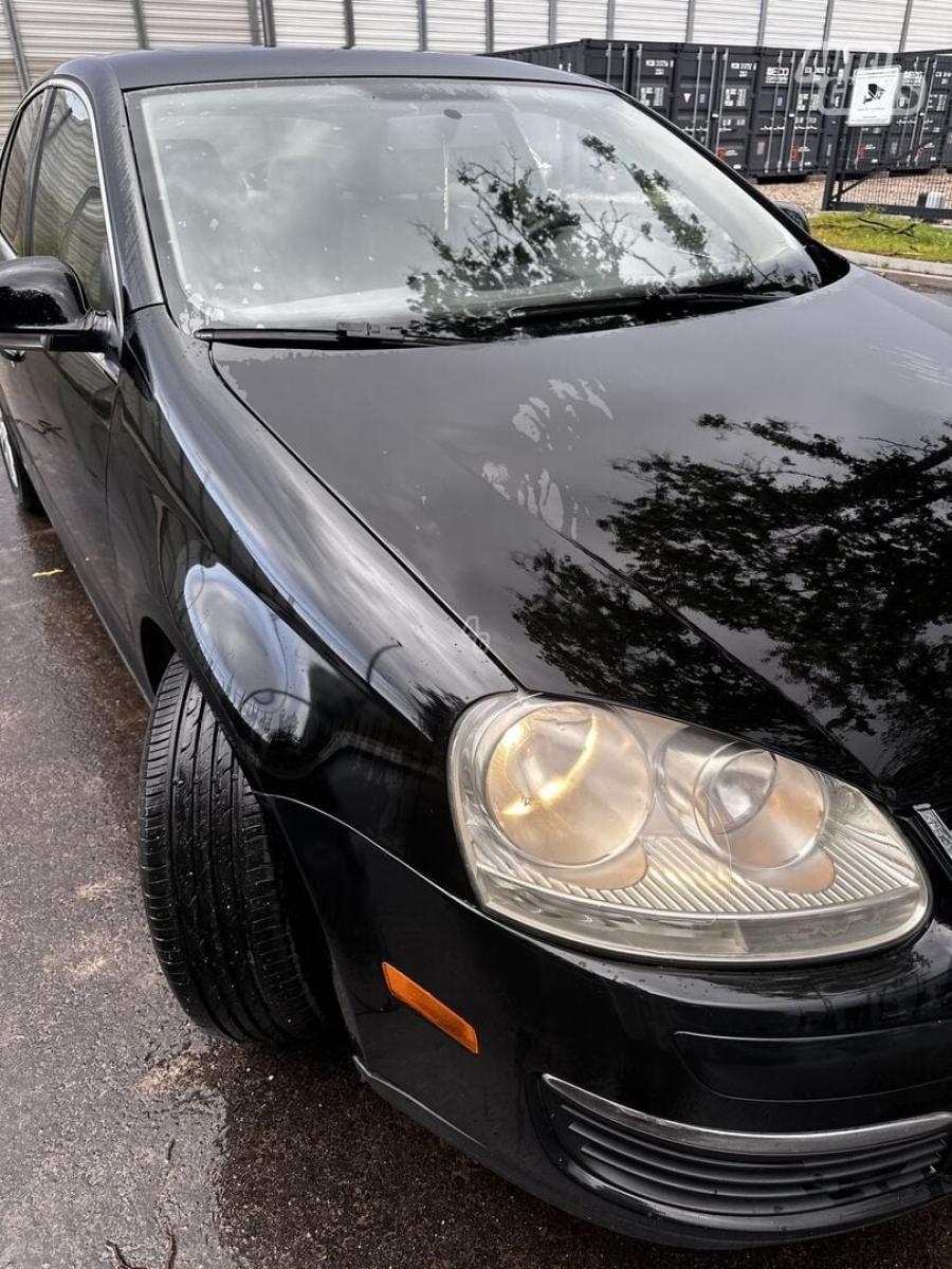 Melns Volkswagen Jetta 2009 Kauņa, ar dzinēja tilpumu 2.50 L un nobraukumu 320 tūkst. km par 1500 €, foto 5 vietnē AUTOMOTO.COM.LV