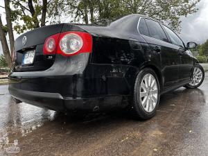 Melns Volkswagen Jetta 2009 Kauņa, ar dzinēja tilpumu 2.50 L un nobraukumu 320 tūkst. km par 1500 €, foto 6 vietnē AUTOMOTO.COM.LV