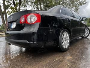 Melns Volkswagen Jetta 2009 Kauņa, ar dzinēja tilpumu 2.50 L un nobraukumu 320 tūkst. km par 1500 €, foto 8 vietnē AUTOMOTO.COM.LV