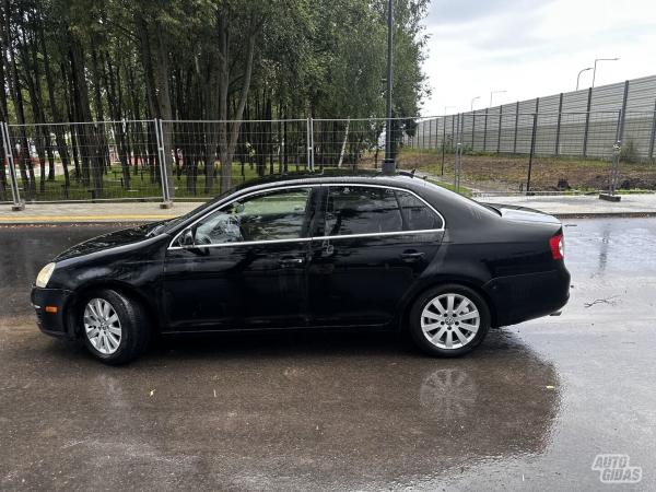 Melns Volkswagen Jetta 2009 Kauņa, ar dzinēja tilpumu 2.50 L un nobraukumu 320 tūkst. km par 1500 €, foto 9 vietnē AUTOMOTO.COM.LV
