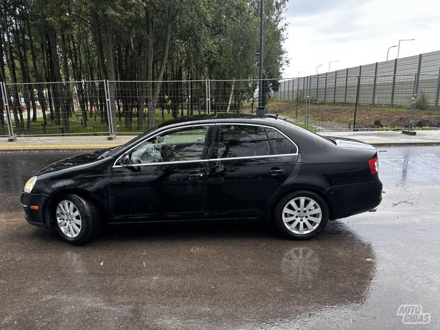 Melns Volkswagen Jetta 2009 Kauņa, ar dzinēja tilpumu 2.50 L un nobraukumu 320 tūkst. km par 1500 €, foto 9 vietnē AUTOMOTO.COM.LV