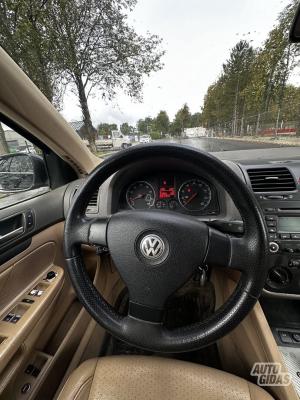 Melns Volkswagen Jetta 2009 Kauņa, ar dzinēja tilpumu 2.50 L un nobraukumu 320 tūkst. km par 1500 €, foto 20 vietnē AUTOMOTO.COM.LV