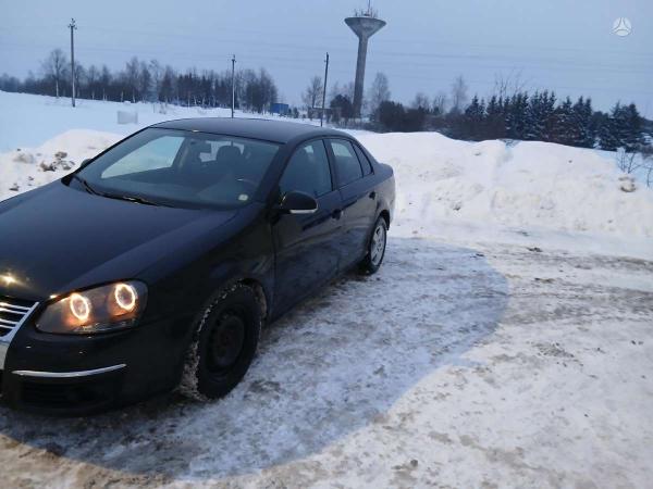 Melns Volkswagen Jetta 2010 Šilalė, ar dzinēja tilpumu 1.90 L un nobraukumu 20 tūkst. km par 1500 €, foto 8 vietnē AUTOMOTO.COM.LV