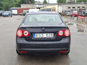 Melns Volkswagen Jetta 2010 Plungė, ar dzinēja tilpumu 1.90 L un nobraukumu 297 tūkst. km par 1100 €, foto 5 vietnē AUTOMOTO.COM.LV