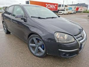 Melns Volkswagen Jetta 2010 Plungė, ar dzinēja tilpumu 1.90 L un nobraukumu 297 tūkst. km par 1100 €, foto 13 vietnē AUTOMOTO.COM.LV