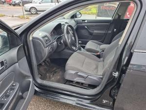 Melns Volkswagen Jetta 2010 Plungė, ar dzinēja tilpumu 1.90 L un nobraukumu 297 tūkst. km par 1100 €, foto 14 vietnē AUTOMOTO.COM.LV