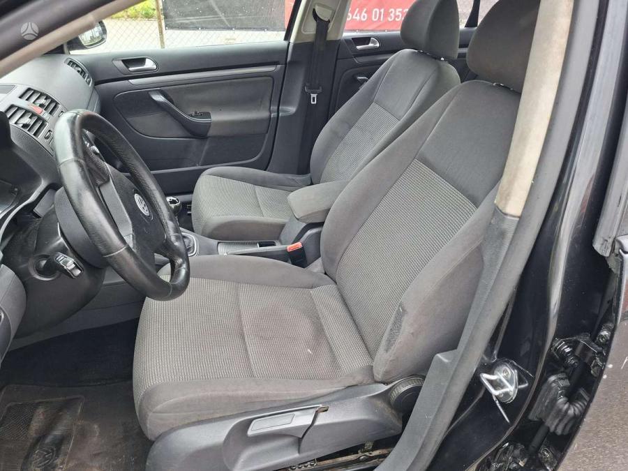 Melns Volkswagen Jetta 2010 Plungė, ar dzinēja tilpumu 1.90 L un nobraukumu 297 tūkst. km par 1100 €, foto 15 vietnē AUTOMOTO.COM.LV