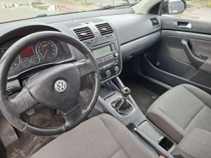 Melns Volkswagen Jetta 2010 Plungė, ar dzinēja tilpumu 1.90 L un nobraukumu 297 tūkst. km par 1100 €, foto 17 vietnē AUTOMOTO.COM.LV