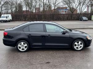 Melns Volkswagen Jetta 2011 Klaipėda, ar dzinēja tilpumu 2.48 L un nobraukumu 170 tūkst. km par 3999 €, foto 6 vietnē AUTOMOTO.COM.LV