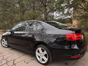 Melns Volkswagen Jetta 2011 Kauņa, ar dzinēja tilpumu 1.97 L un nobraukumu 367 tūkst. km par 4250 €, foto 24 vietnē AUTOMOTO.COM.LV