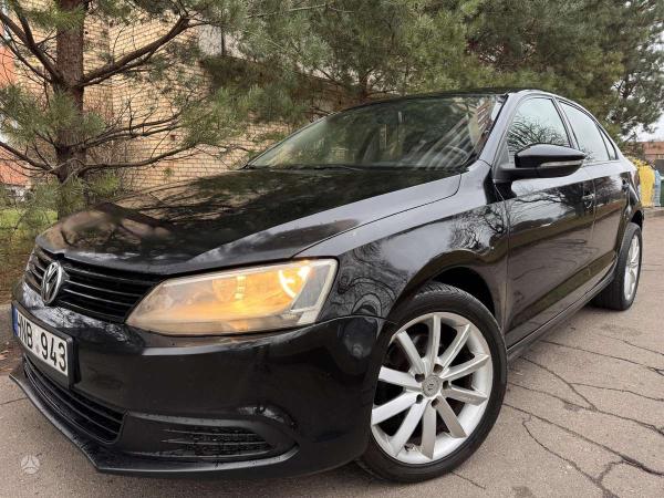 Melns Volkswagen Jetta 2011 Kauņa, ar dzinēja tilpumu 1.97 L un nobraukumu 371 tūkst. km par 3900 €, foto 1 vietnē AUTOMOTO.COM.LV