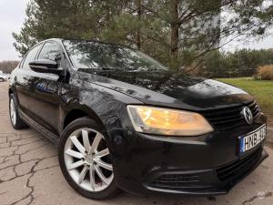 Melns Volkswagen Jetta 2011 Kauņa, ar dzinēja tilpumu 1.97 L un nobraukumu 371 tūkst. km par 3900 €, foto 2 vietnē AUTOMOTO.COM.LV