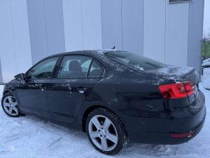 Melns Volkswagen Jetta 2011 Kauņa, ar dzinēja tilpumu 1.97 L un nobraukumu 373 tūkst. km par 4450 €, foto 3 vietnē AUTOMOTO.COM.LV