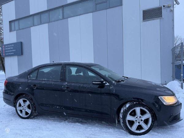 Melns Volkswagen Jetta 2011 Kauņa, ar dzinēja tilpumu 1.97 L un nobraukumu 373 tūkst. km par 4450 €, foto 10 vietnē AUTOMOTO.COM.LV