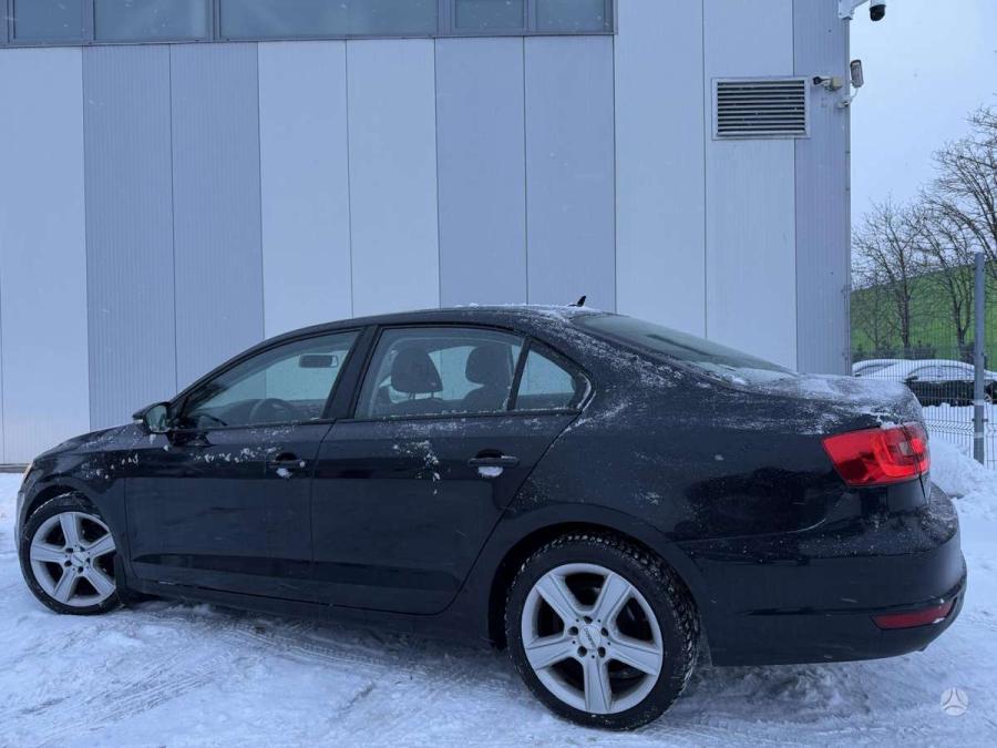Melns Volkswagen Jetta 2011 Kauņa, ar dzinēja tilpumu 1.97 L un nobraukumu 373 tūkst. km par 4450 €, foto 11 vietnē AUTOMOTO.COM.LV