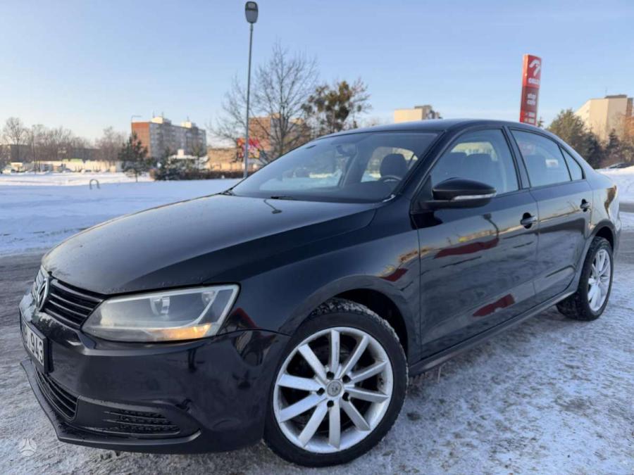 Melns Volkswagen Jetta 2011 Kauņa, ar dzinēja tilpumu 1.97 L un nobraukumu 367 tūkst. km par 3950 €, foto 1 vietnē AUTOMOTO.COM.LV