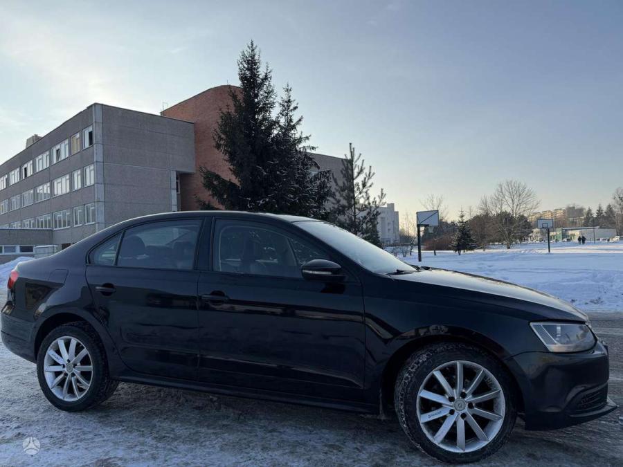 Melns Volkswagen Jetta 2011 Kauņa, ar dzinēja tilpumu 1.97 L un nobraukumu 367 tūkst. km par 3950 €, foto 11 vietnē AUTOMOTO.COM.LV