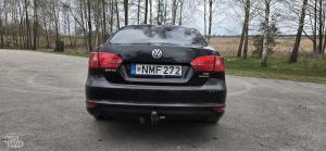Black Volkswagen Jetta 2011 in Marijampole, with an engine capacity of 1.60 L and mileage of 360 thousand km for 2900 €, photo 5 on AUTOMOTO.COM.LV