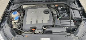 Black Volkswagen Jetta 2011 in Marijampole, with an engine capacity of 1.60 L and mileage of 360 thousand km for 2900 €, photo 10 on AUTOMOTO.COM.LV