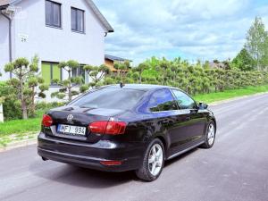 Black Volkswagen Jetta 2011 in Vilnius, with an engine capacity of 1.60 L and mileage of 270 thousand km for 4850 €, photo 9 on AUTOMOTO.COM.LV
