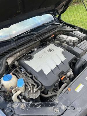 Black Volkswagen Jetta 2011 in Kaunas, with an engine capacity of 1.97 L and mileage of 264 thousand km for 3250 €, photo 12 on AUTOMOTO.COM.LV