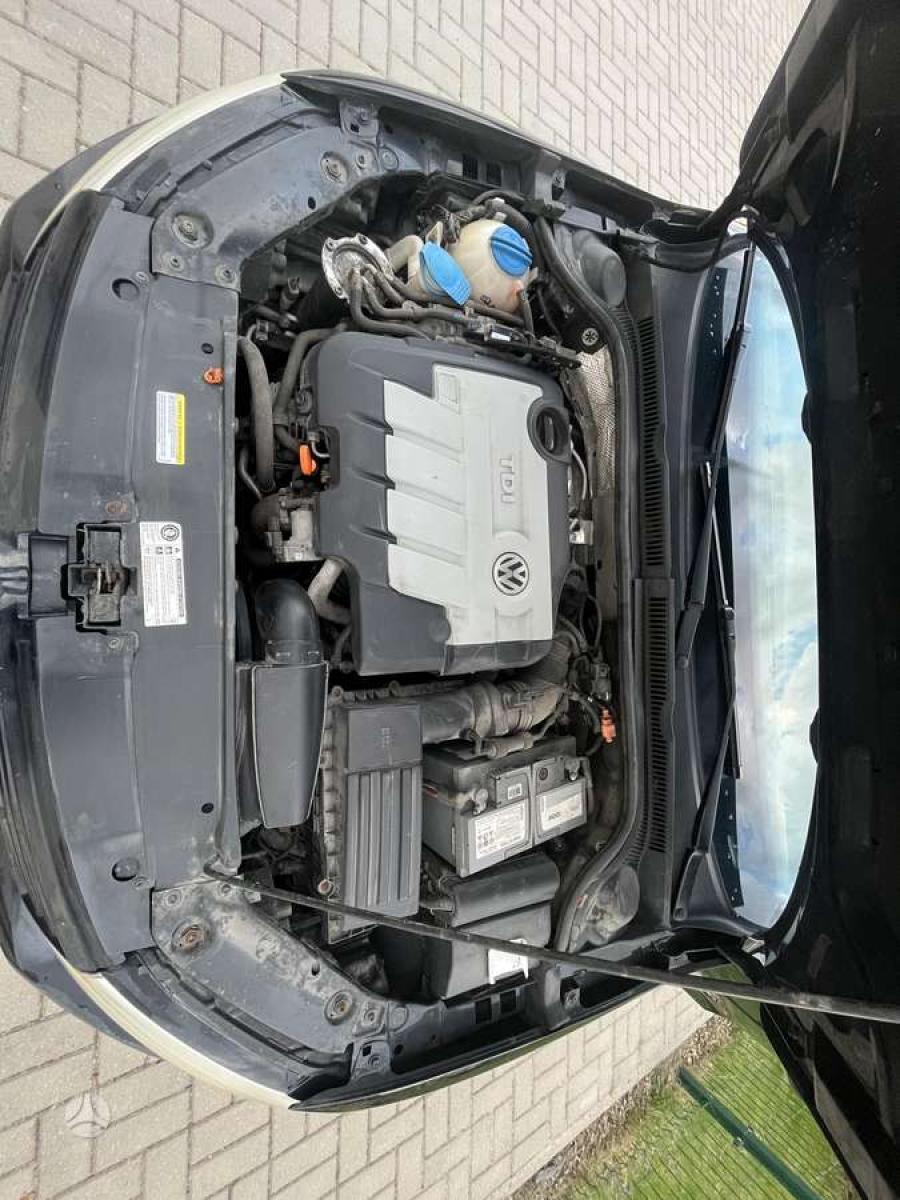 Black Volkswagen Jetta 2011 in Kaunas, with an engine capacity of 1.97 L and mileage of 264 thousand km for 3250 €, photo 13 on AUTOMOTO.COM.LV