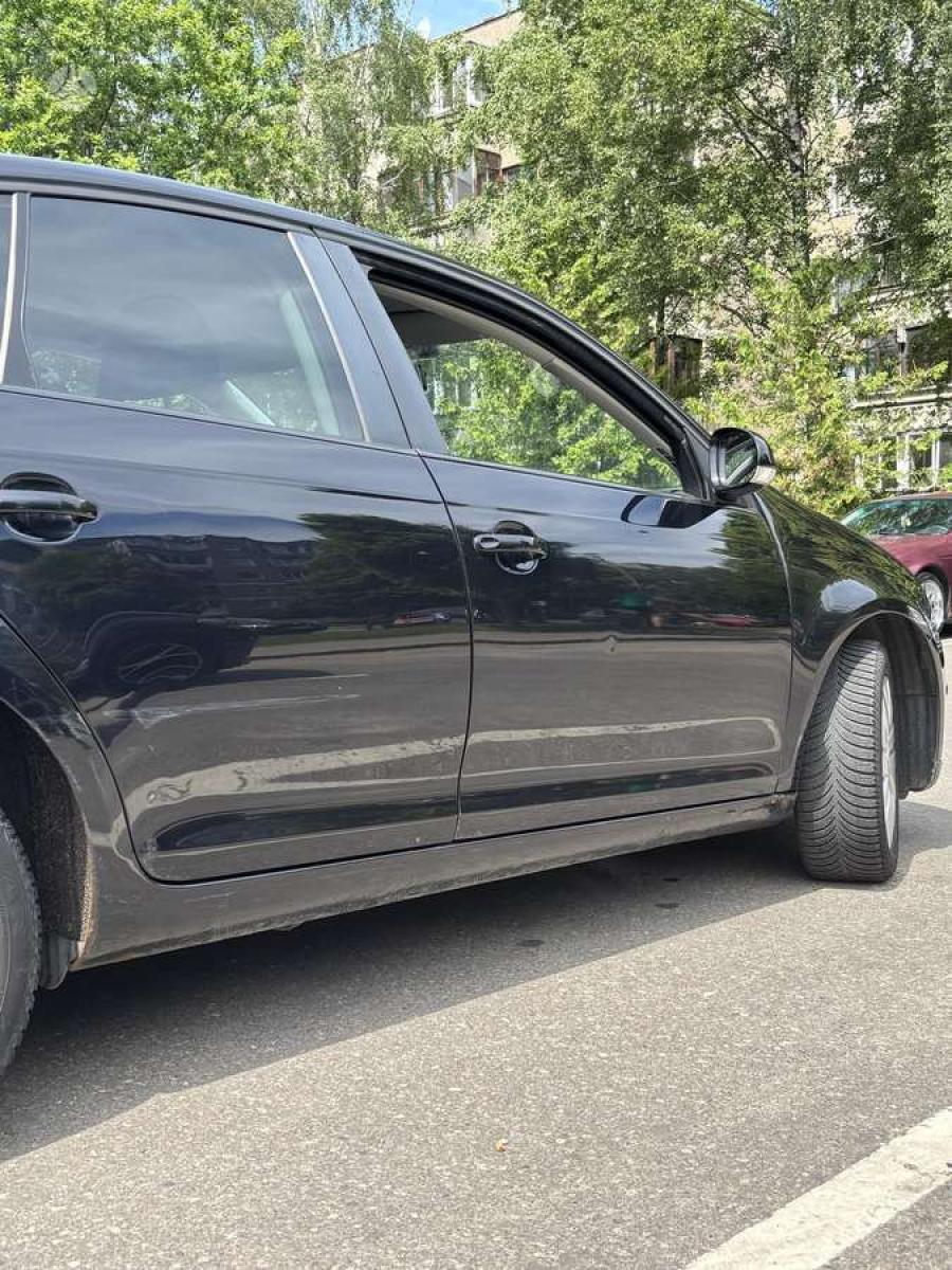 Melns Volkswagen Jetta 2011 Viļņa, ar dzinēja tilpumu 1.39 L un nobraukumu 149 tūkst. km par 1400 €, foto 6 vietnē AUTOMOTO.COM.LV