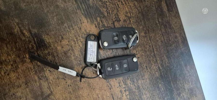 Melns Volkswagen Jetta 2011 Viļņa, ar dzinēja tilpumu 1.39 L un nobraukumu 149 tūkst. km par 1400 €, foto 12 vietnē AUTOMOTO.COM.LV