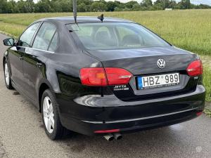 Black Volkswagen Jetta 2011 in Marijampole, with an engine capacity of 1.97 L and mileage of 289 thousand km for 3350 €, photo 6 on AUTOMOTO.COM.LV
