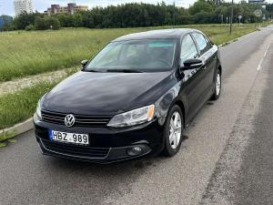 Black Volkswagen Jetta 2011 in Marijampole, with an engine capacity of 1.97 L and mileage of 289 thousand km for 3350 €, photo 9 on AUTOMOTO.COM.LV