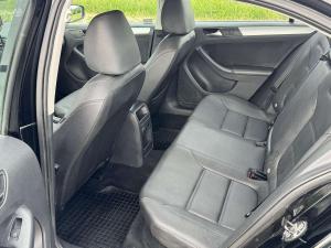 Black Volkswagen Jetta 2011 in Marijampole, with an engine capacity of 1.97 L and mileage of 289 thousand km for 3350 €, photo 12 on AUTOMOTO.COM.LV