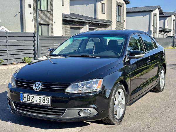 Melns Volkswagen Jetta 2011 Viļņa, ar dzinēja tilpumu 1.97 L un nobraukumu 288 tūkst. km par 4500 €, foto 7 vietnē AUTOMOTO.COM.LV