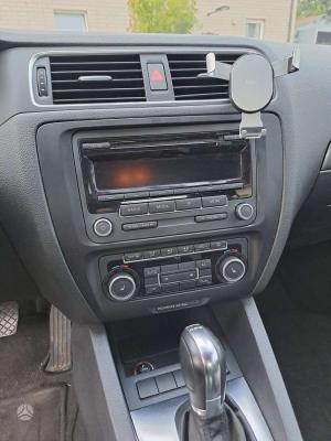 Melns Volkswagen Jetta 2011 Kauņa, ar dzinēja tilpumu 1.39 L un nobraukumu 239 tūkst. km par 3200 €, foto 7 vietnē AUTOMOTO.COM.LV