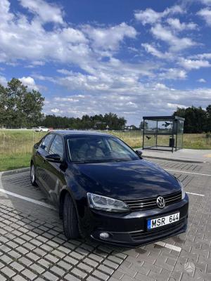 Black Volkswagen Jetta 2011 in Vilnius, with an engine capacity of 1.60 L and mileage of 260 thousand km for 4200 €, photo  on AUTOMOTO.COM.LV