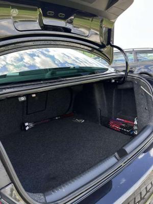Black Volkswagen Jetta 2011 in Vilnius, with an engine capacity of 1.60 L and mileage of 260 thousand km for 4200 €, photo 9 on AUTOMOTO.COM.LV