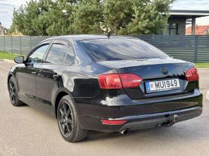 Black Volkswagen Jetta 2011 in Vilnius, with an engine capacity of 1.60 L and mileage of 259 thousand km for 3600 €, photo 6 on AUTOMOTO.COM.LV