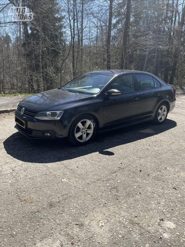 Melns Volkswagen Jetta 2012 Telšiai, ar dzinēja tilpumu 1.60 L un nobraukumu 310 tūkst. km par 3600 €, foto 1 vietnē AUTOMOTO.COM.LV