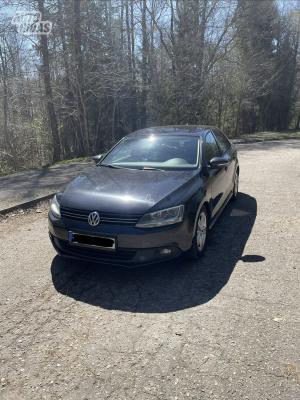 Melns Volkswagen Jetta 2012 Telšiai, ar dzinēja tilpumu 1.60 L un nobraukumu 310 tūkst. km par 3600 €, foto 3 vietnē AUTOMOTO.COM.LV