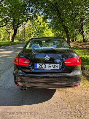 Black Volkswagen Jetta 2012 in Tallinn, with an engine capacity of 2.50 L and mileage of 156 thousand km for 6700 €, photo 5 on AUTOMOTO.COM.LV