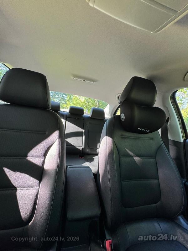Black Volkswagen Jetta 2012 in Tallinn, with an engine capacity of 2.50 L and mileage of 156 thousand km for 6700 €, photo 9 on AUTOMOTO.COM.LV