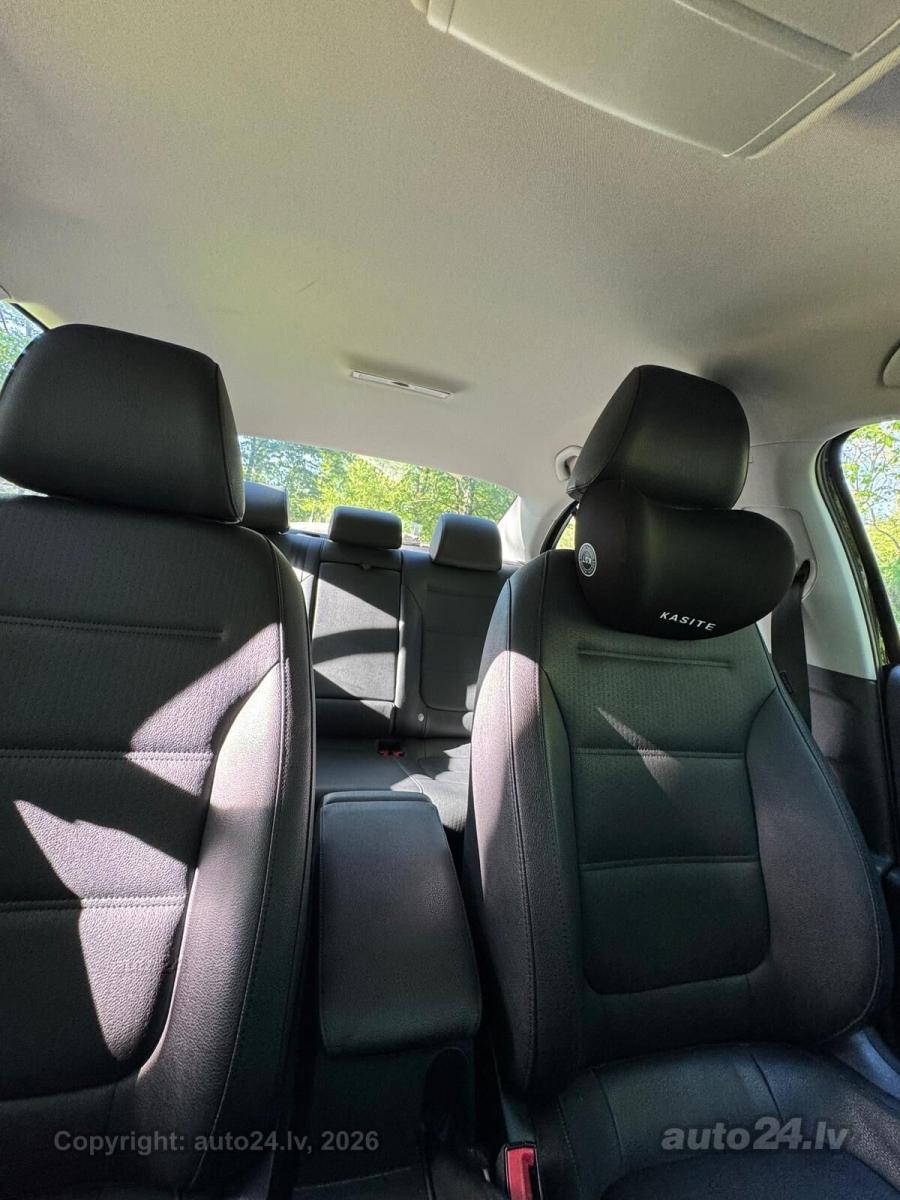 Black Volkswagen Jetta 2012 in Tallinn, with an engine capacity of 2.50 L and mileage of 156 thousand km for 6700 €, photo 10 on AUTOMOTO.COM.LV