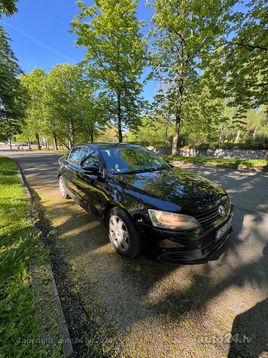 Black Volkswagen Jetta 2012 in Tallinn, with an engine capacity of 2.50 L and mileage of 156 thousand km for 6700 €, photo 11 on AUTOMOTO.COM.LV